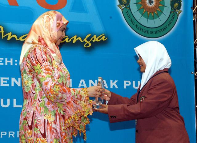 BRUNEI RESOURCES - Photographs of HRH Princess Rashidah during PRYNSA ...