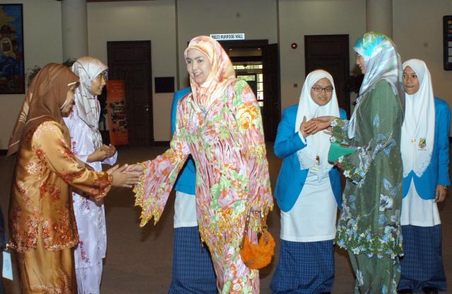 BRUNEI RESOURCES - Photographs of HRH Princess Rashidah during PRYNSA ...